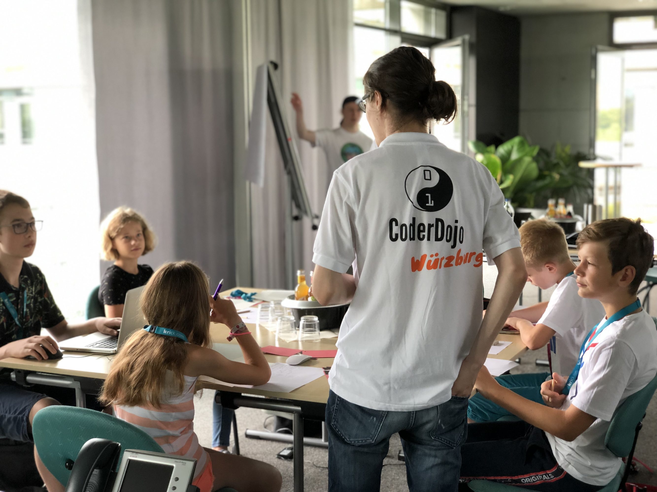 Tüftel-Spaß beim "CoderDojo" am 27. Juli 2019 | iWelt GmbH + Co. KG | Internet Services